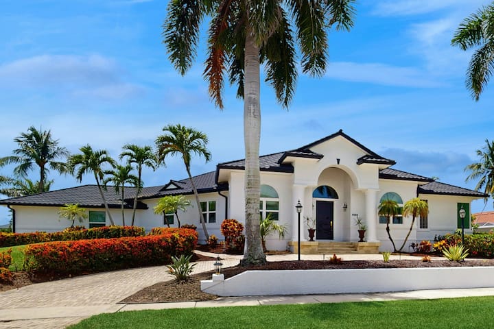 3br Luxury Canal Home With Pool & Alfresco Dining - Marco Island, FL