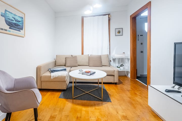 Cosy & Stylish 3br Townhome—seaton Village - Toronto, ON