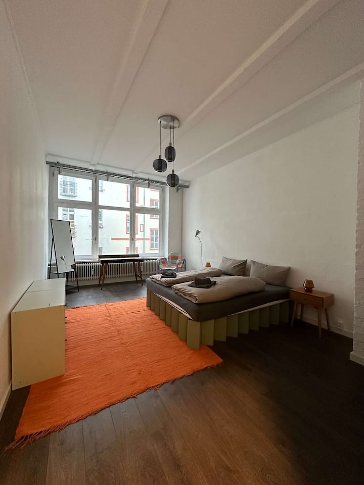 Refreshing Turquoise Room In Vibrant Area 3 - Kreuzberg
