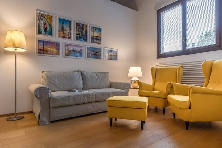 The Silk House - Travel Sustainable - Santa Lucia Station - Venice