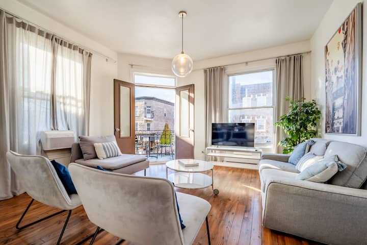 Trendy Plateau Stay, Walk To La Fontaine Park - Montreal