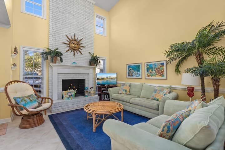 Spacious Wh Cottage- 6 Bds- Pool- Block 2 Beach - North Myrtle Beach, SC
