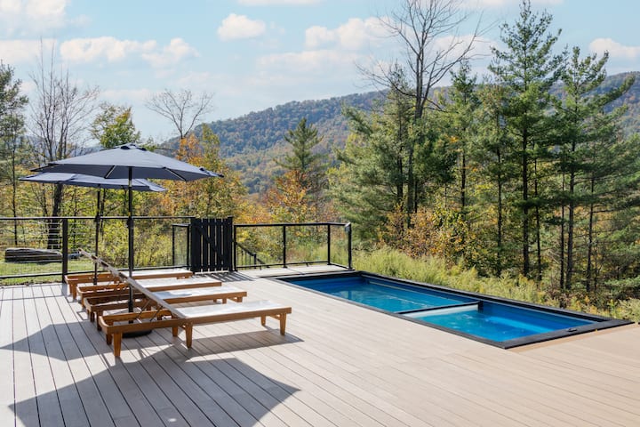 Fawn Hill Cabin: Cozy Log Cabin W/ Year-round Pool - Phoenicia, NY