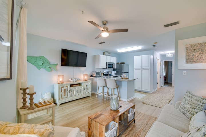 Gulf Coast 'Cozy Condo' W/ Pool: Walk To Beach! - Orange Beach, AL