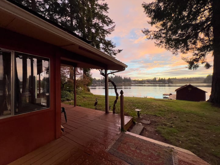 Whispering Water Private Retreat - Sunwood Lake, WA