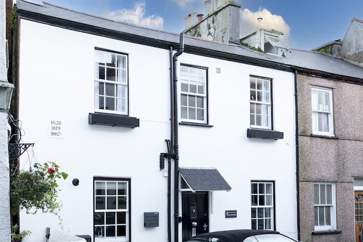 Higher Cottage With Parking - 達特茅斯