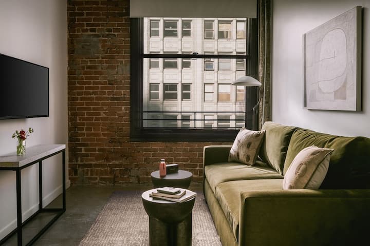 Sonder The Winfield | One-bedroom Apartment - Toy District - Los Angeles