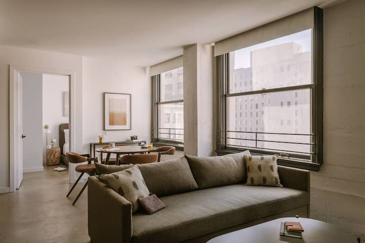 Sonder The Winfield | Two-bedroom Apartment - Los Angeles, CA