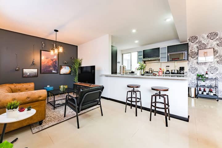 Roma Norte Condo With City Views & Workspace - Mexico City