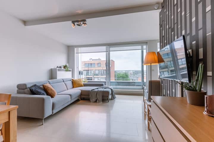 Huswell - Charming Seaside Apartment With Balcony - De Panne