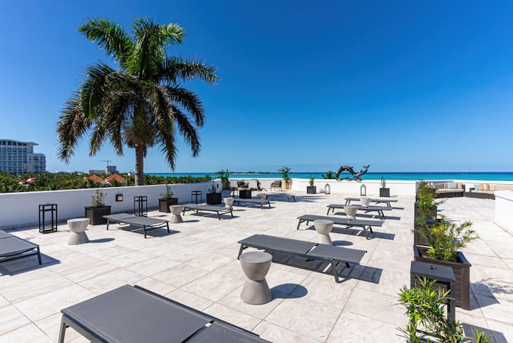 Beachfront 3br Penthouse W/terrace Next To Bahamar - Nassau