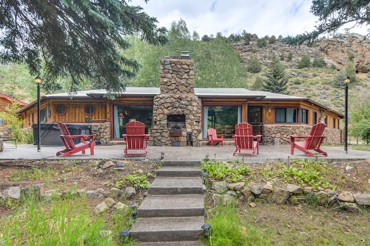 Charming Idaho Springs Retreat On Chicago Creek! - Idaho Springs, CO