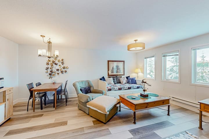 1br Mountain Suite With W/d - Walk To The Lifts - Big White Ski Resort, BC