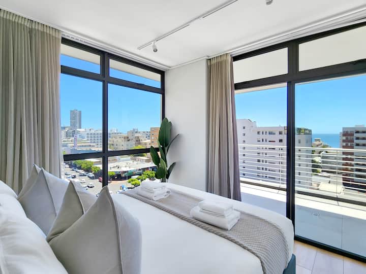 Top Floor Bliss | No Load-shedding - Cape Town