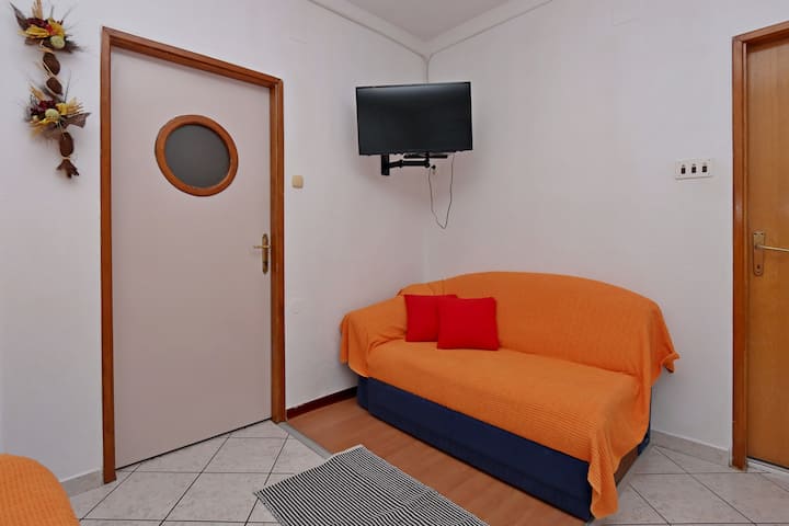 A-21808-b Appartement De Deux Chambres Avec Le - Lopar