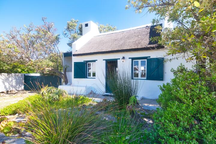 Le Petit Cottage In Langezandt Struisbaai - Struisbaai