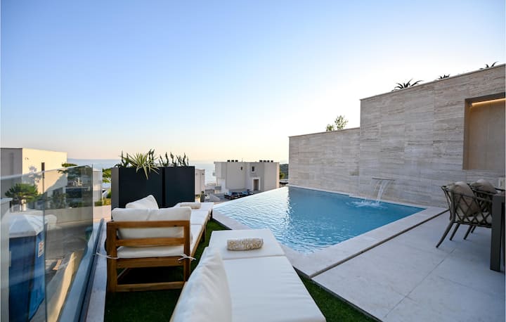 Nice Home In Makarska With Heated Swimming Pool - Brela