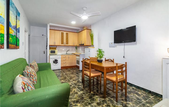 Stunning Apartment In Torrenueva - Motril