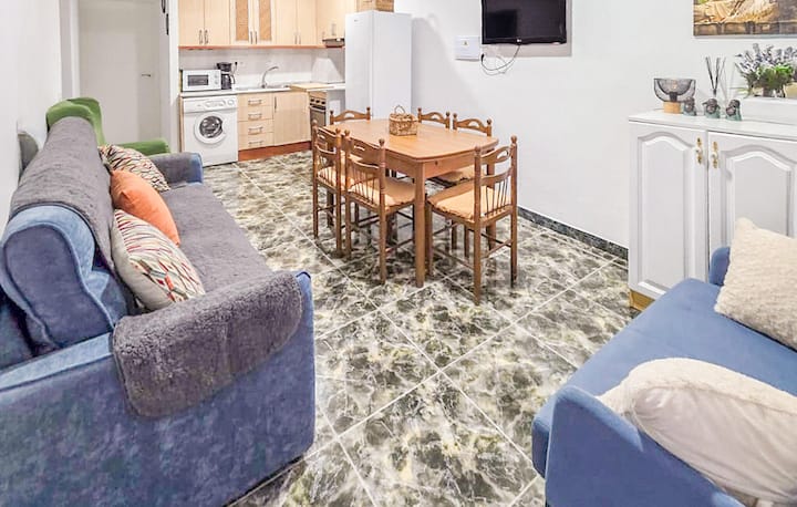 3 Bedroom Awesome Apartment In Torrenueva - Costa Tropical