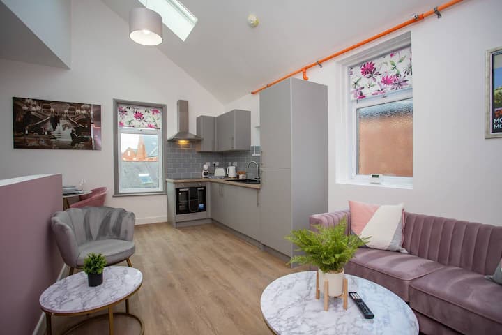 Monte Carlo Inspired Two Bedroom Duplex Apartment - Tynemouth