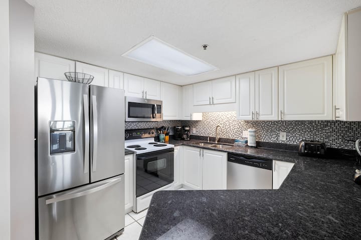 Phoenix Vii 713 By Liquid Life - Orange Beach, AL