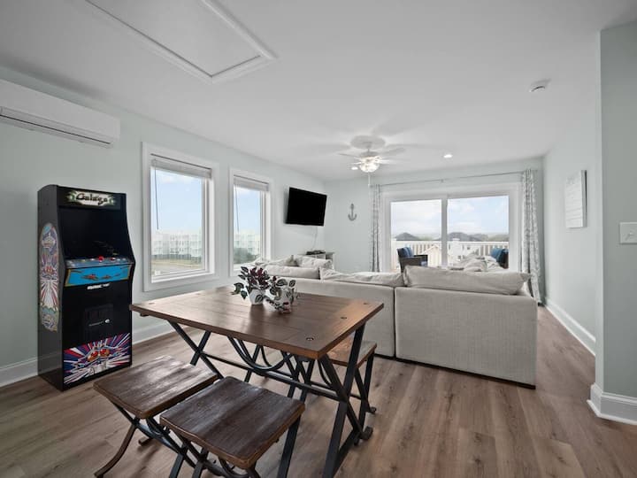 Seabatical - Pool Next Door - Ocean Views - 0.1 Mi - Surf City, NC