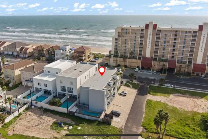 The Oasis -Family Friendly & Just Steps From Beach - South Padre Island