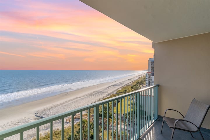 Oceanfront! Kitchenette! Pools & Lazy River! - Myrtle Beach, SC