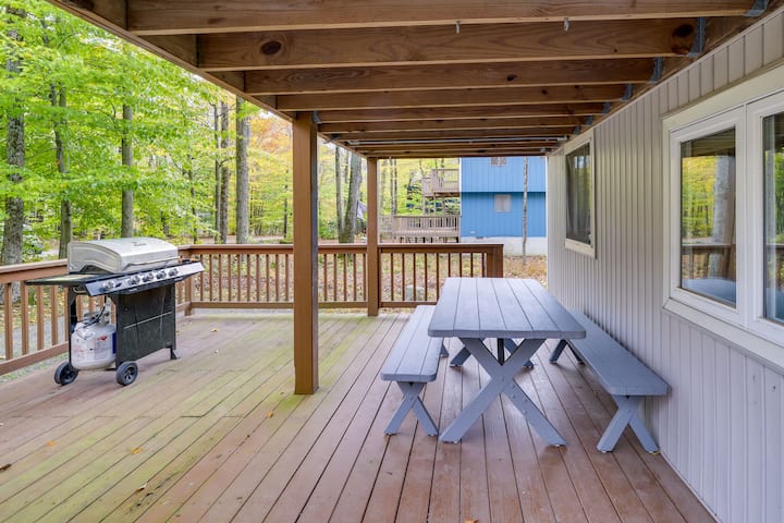Fire Pit: Arrowhead Lake Vacation Rental! - Gouldsboro Lake, PA