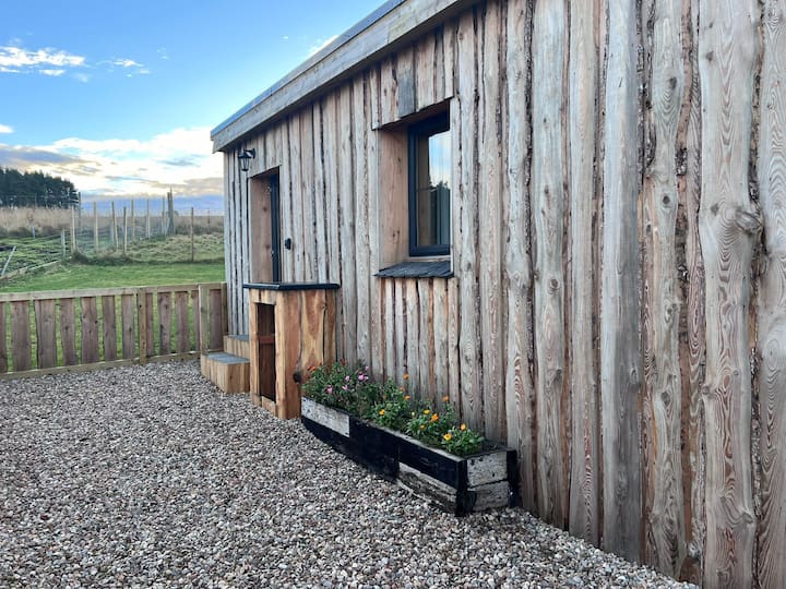 Willow Straw Bale Cabin - Forres