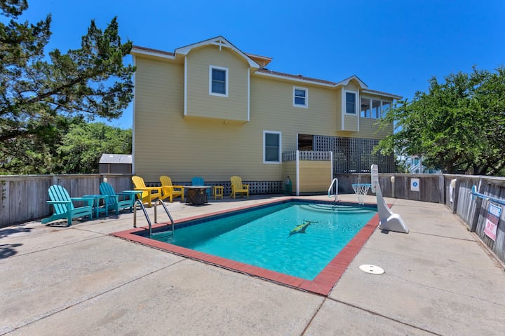 4 Br, Loft, Dog Friendly, Pool Firepit! - Outer Banks, NC