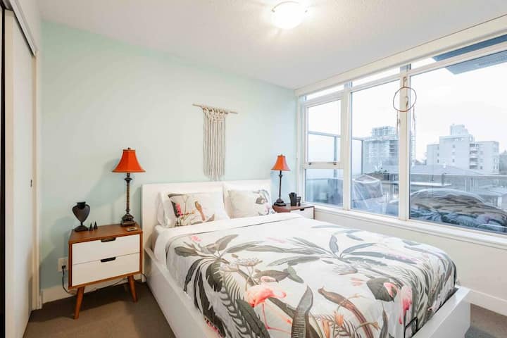 Gorgeous & Relaxing ~ 5*location ~ Workspace ~ Gym - Vancouver