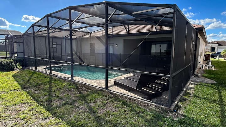 Florida Sun Fun Villa - Haines City, FL