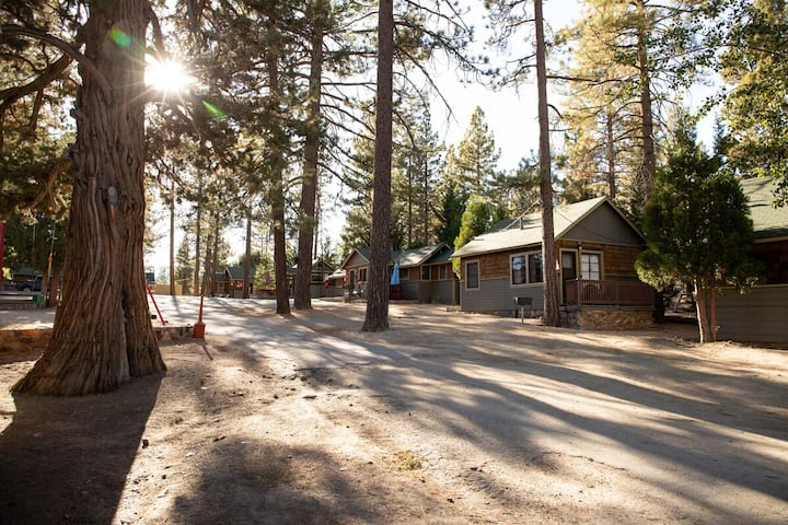 Sunset Lakeside Couples Cottage At Big Bear Lake - Big Bear Lake, CA