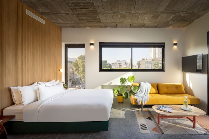 Balcony Facing Dizengoff Center - Tel Aviv-Yafo