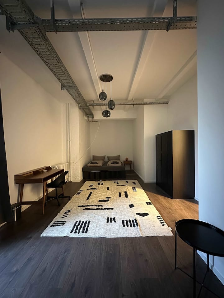 Classic Black Room In Vibrant Area 6 - Kreuzberg