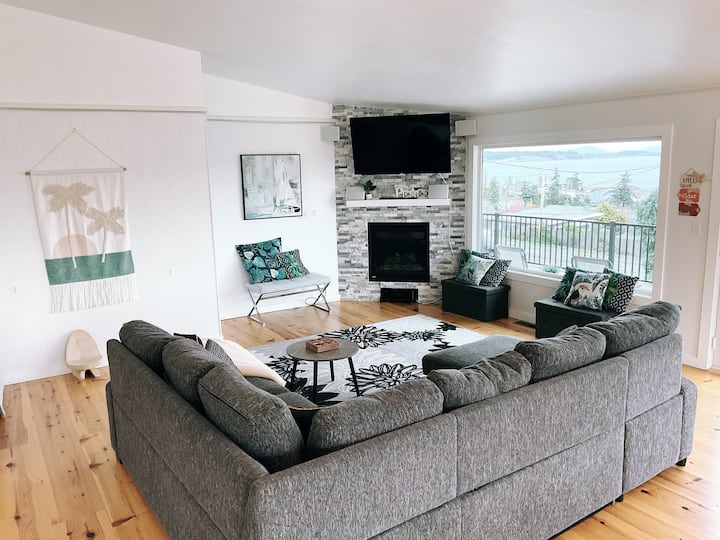 Sunrise Camano View Retreat: Hottub, Grill & Games - ウィドビー島, WA