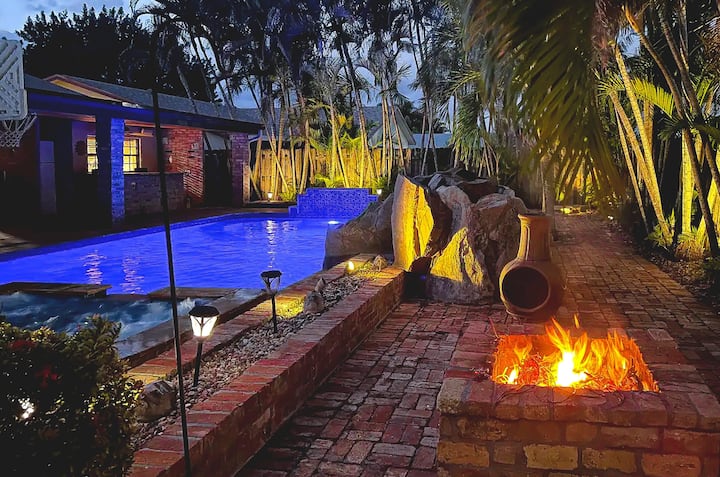 Sunny Paradise W/ Saltwater Pool | Hot Tub | Grill - Sunrise, FL