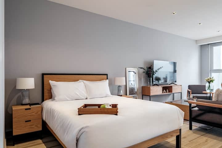 Deluxe Studio Loft With Balcony Near Midtown Mall - Guadalajara, Mexico