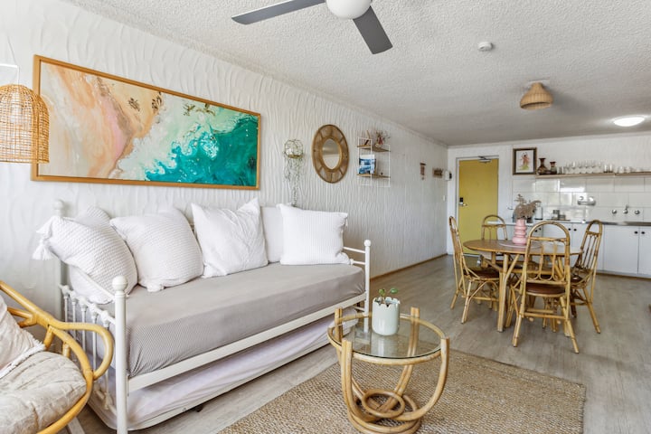 Gorgeous Gordon Street Getaway - Glenelg