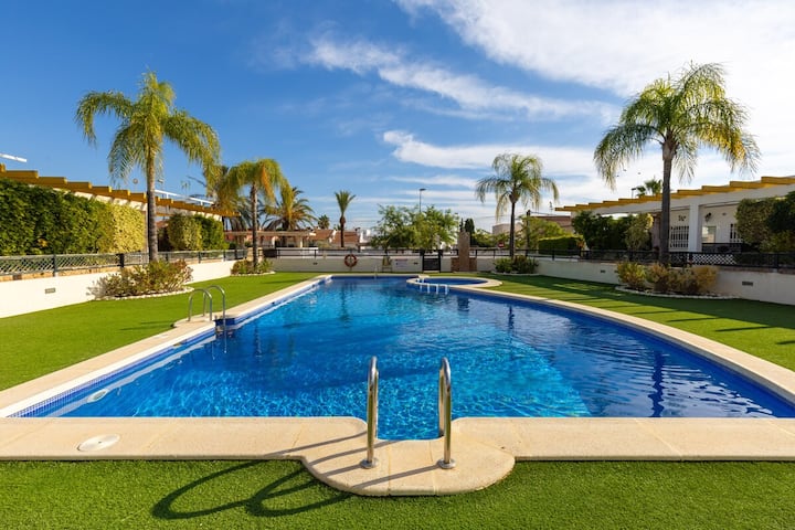 Happiness Corner By Fidalsa - Pilar de la Horadada