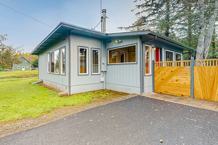 1br Home Near Ocean W/wood Stove, W/d, Streaming - Coos Bay, OR