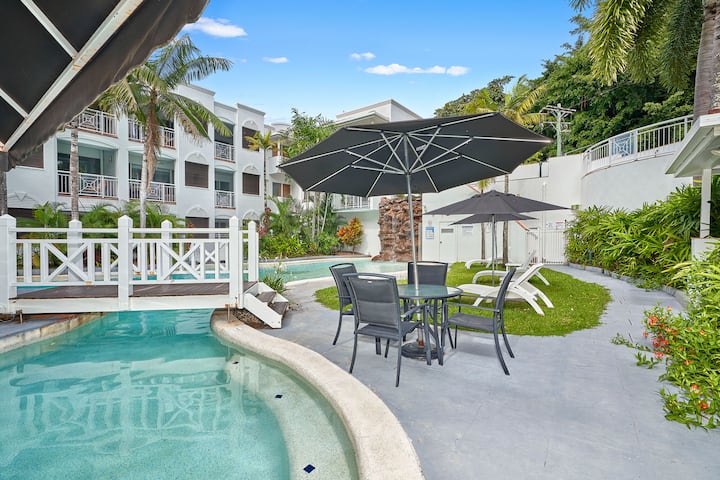 Pool View Dual Key Apartment In Alassio 204 - Palm Cove