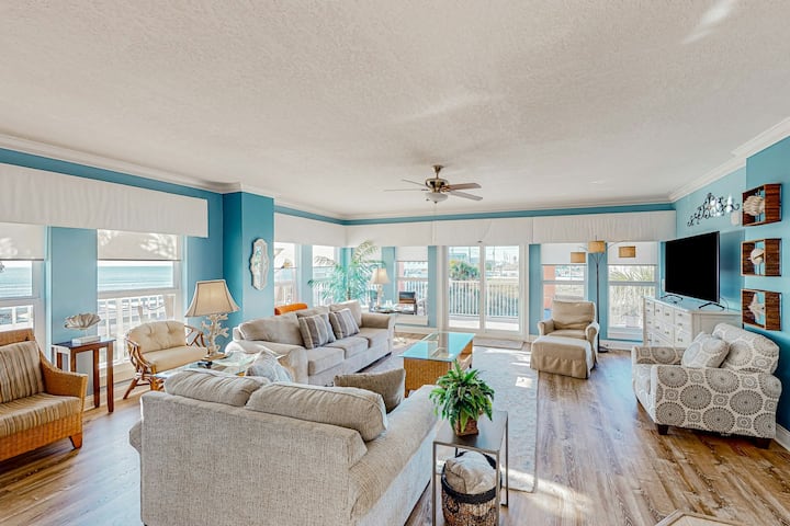 3br With Gulf View, Pool Hot Tub, Gym, & Patio - Mexico Beach, FL