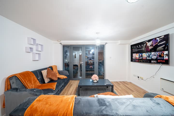 Hayy - Elegant 2 Br Apt Near Town Centre Sleep 6 - Huddersfield