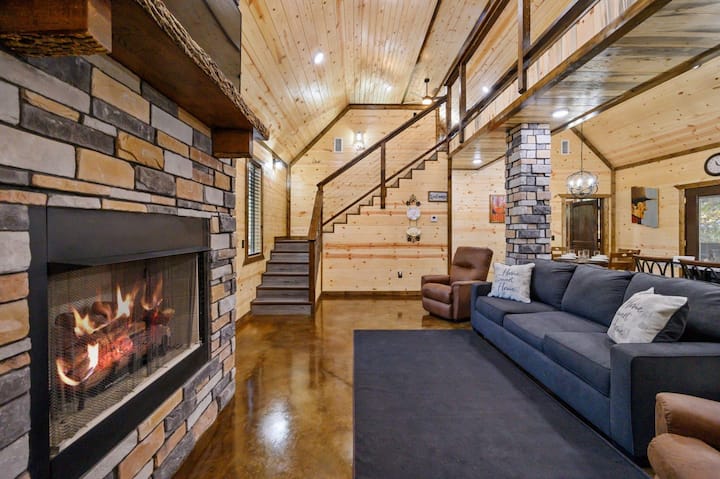 Rusty Rose Retreat - Broken Bow, OK