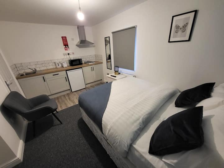 Urban Serenity At Premier Nottingham Short Stay. - Nottingham