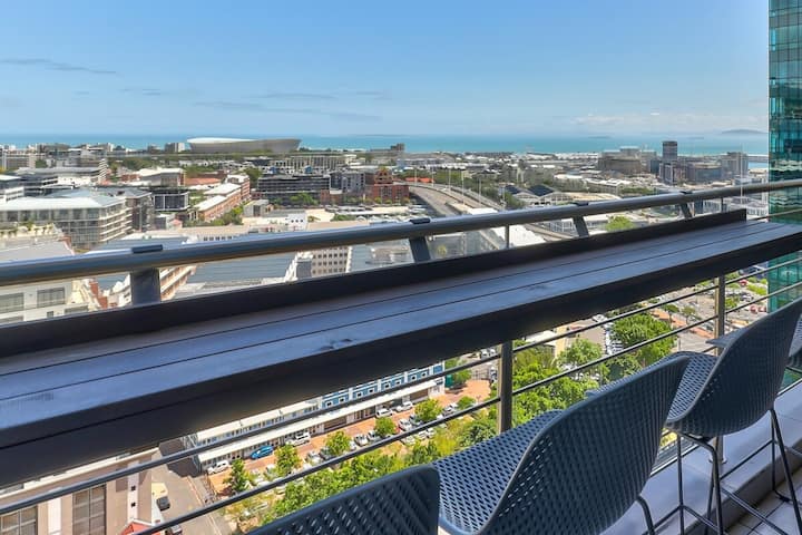 Super 2 Bed Condo With Amazing Views & Pool Deck - Le Cap