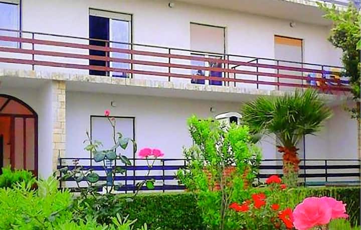 4 Bedroom Stunning Apartment In Banjol - Rab