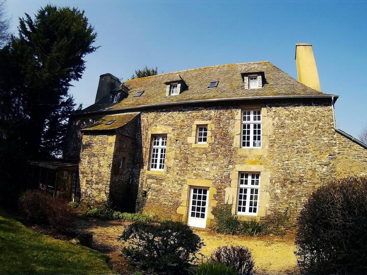 Fantastic 17th Brittany Manoir - Morlaix